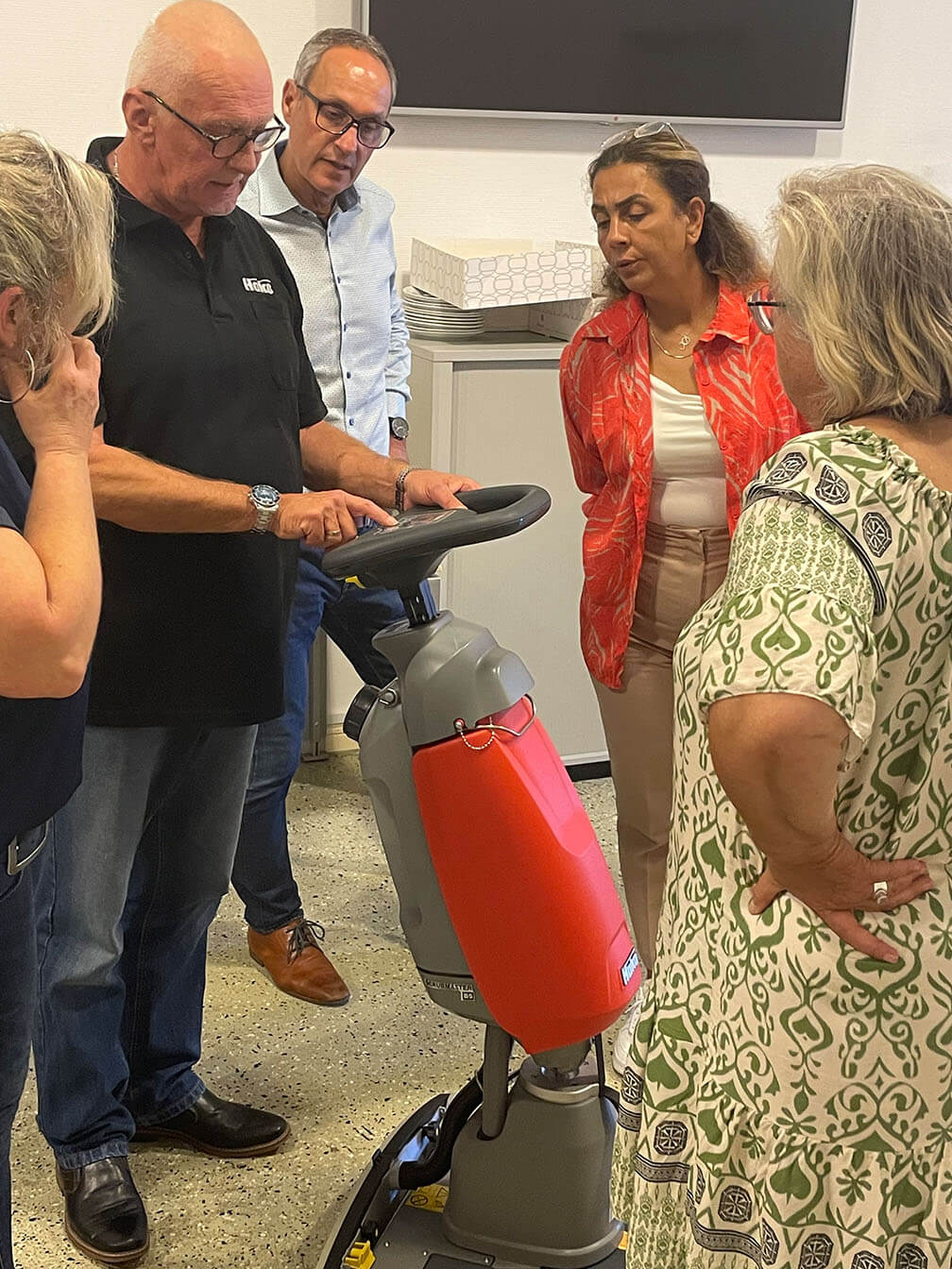 Vorführung der B5 Scrubmaster von HAKO - BOGDOL